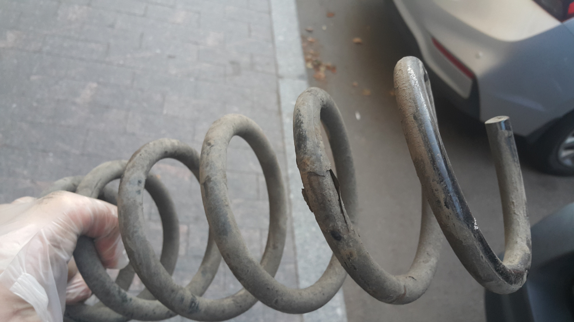 Замена задних пружин — Volvo XC70 II, 2,4 л, 2002 года | визит на ...