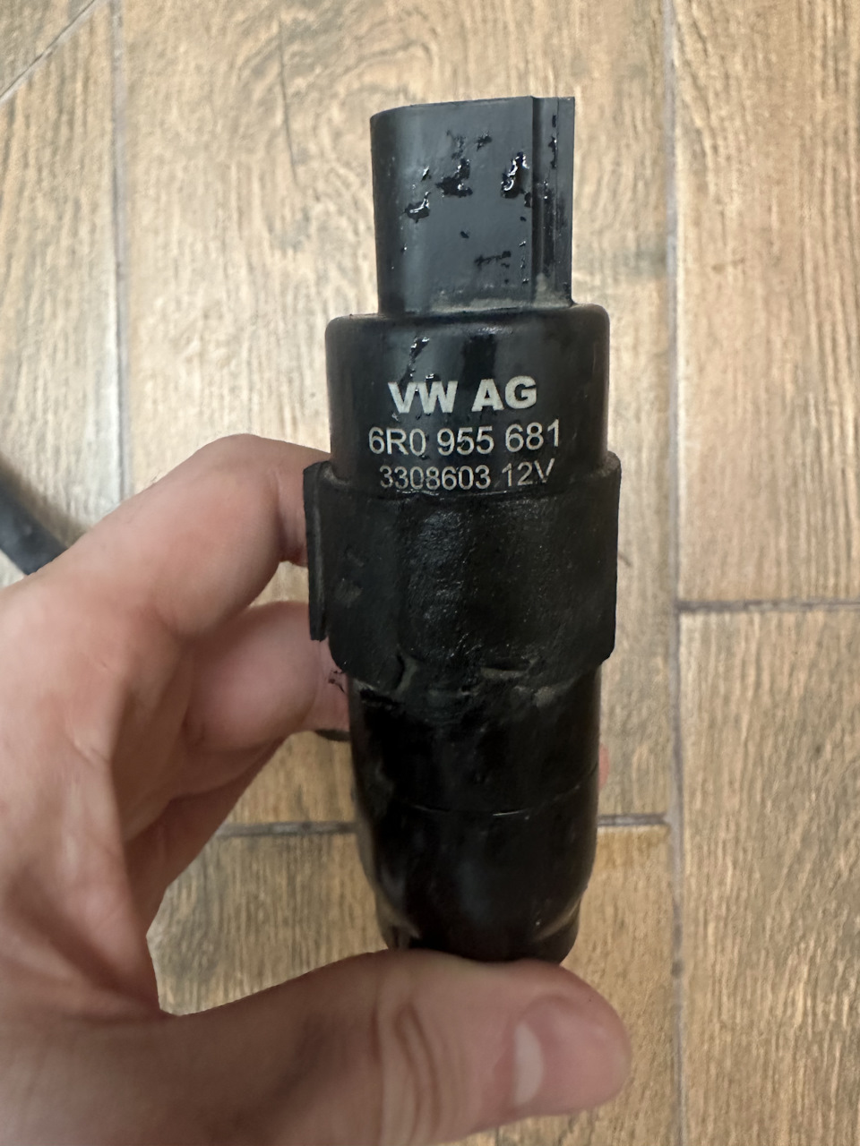 6R0955681 Насос омывателя VAG | Запчасти на DRIVE2