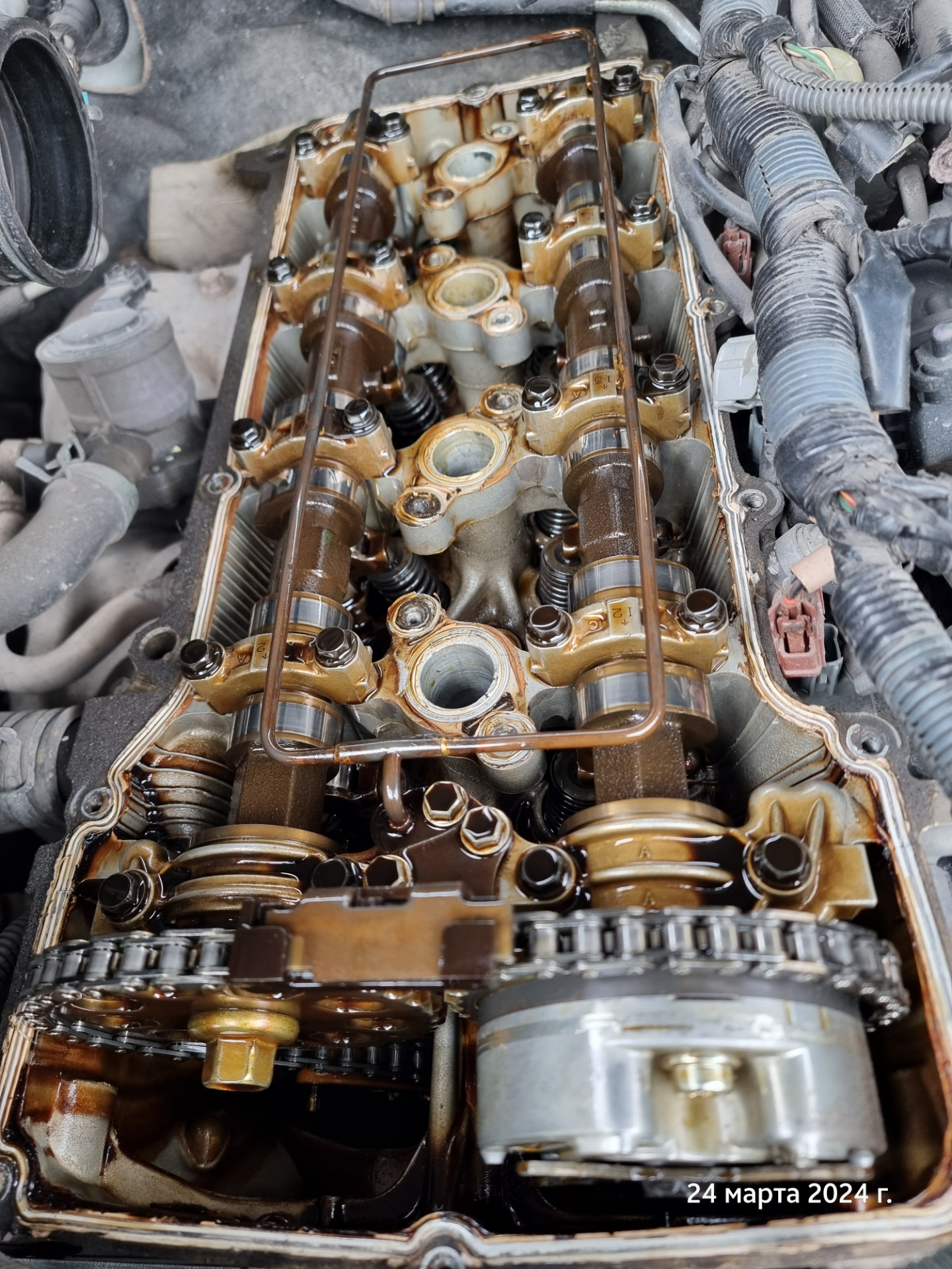 Запотел мой Прадос. Замена прокладок клапанной крышки. — Toyota Land ...