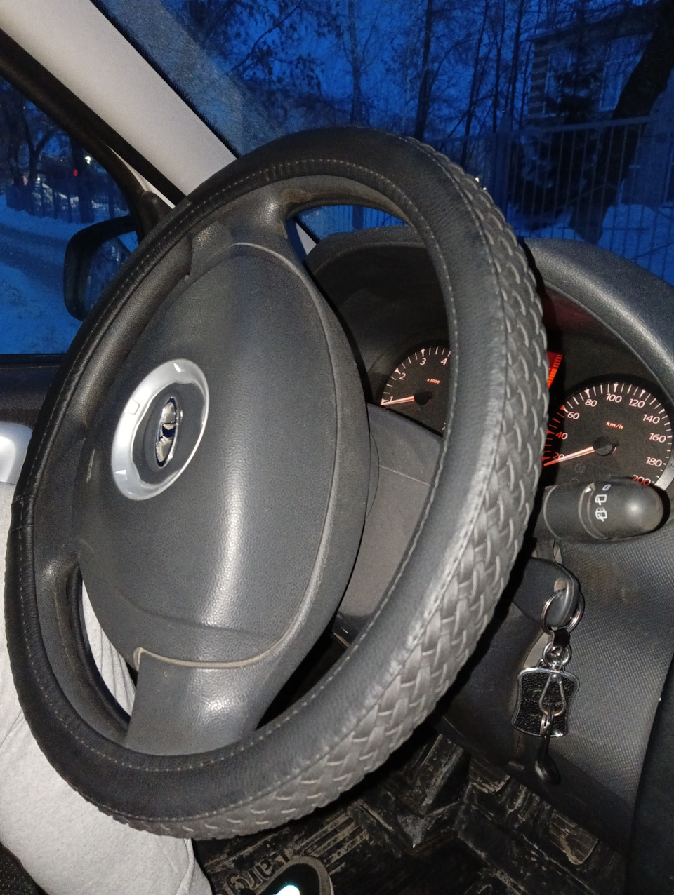Оплётка на руль. — Lada Ларгус, 1,6 л, 2018 года | стайлинг | DRIVE2