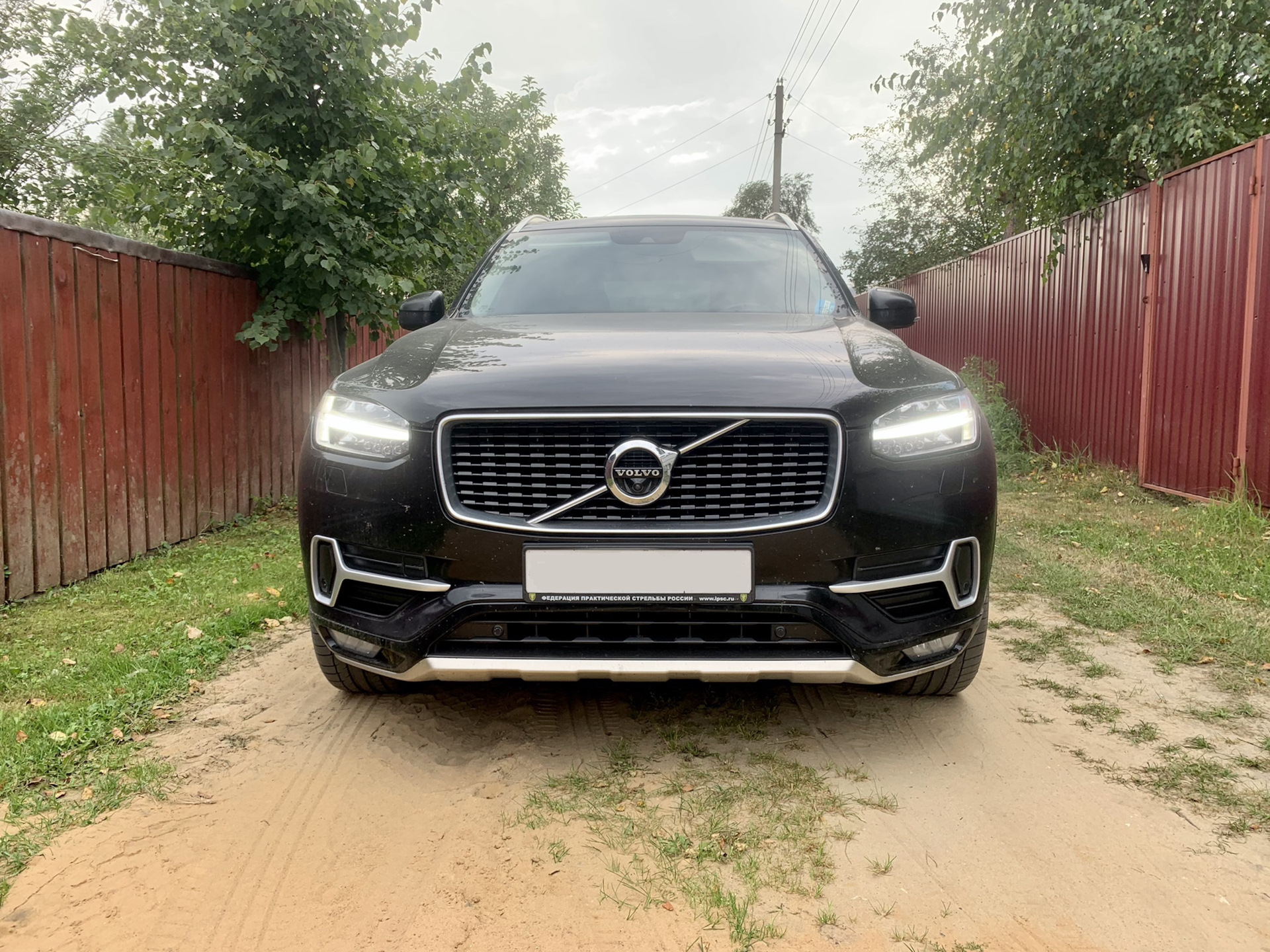 Вставки бампера R-design — Volvo XC90 (2G), 2 л, 2017 года | стайлинг ...