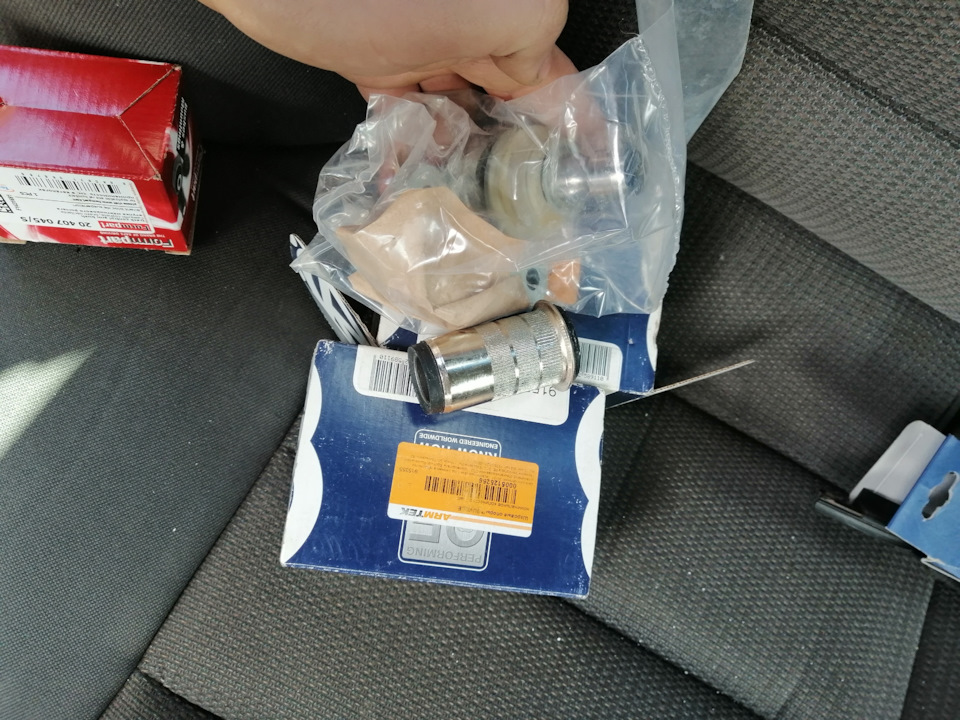 Шаровые и втулка маетника. — Opel Omega B, 2,2 л, 2003 года ...