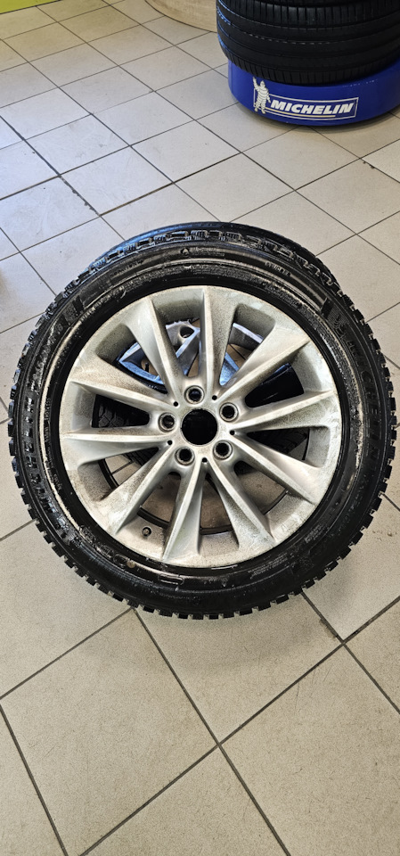Шины зимние шипованные Michelin 245/50 R18, литые диски BMW ...