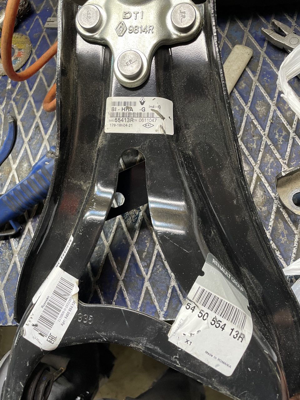 545055413R Рычаг ниж пер л RENAULT | Запчасти на DRIVE2