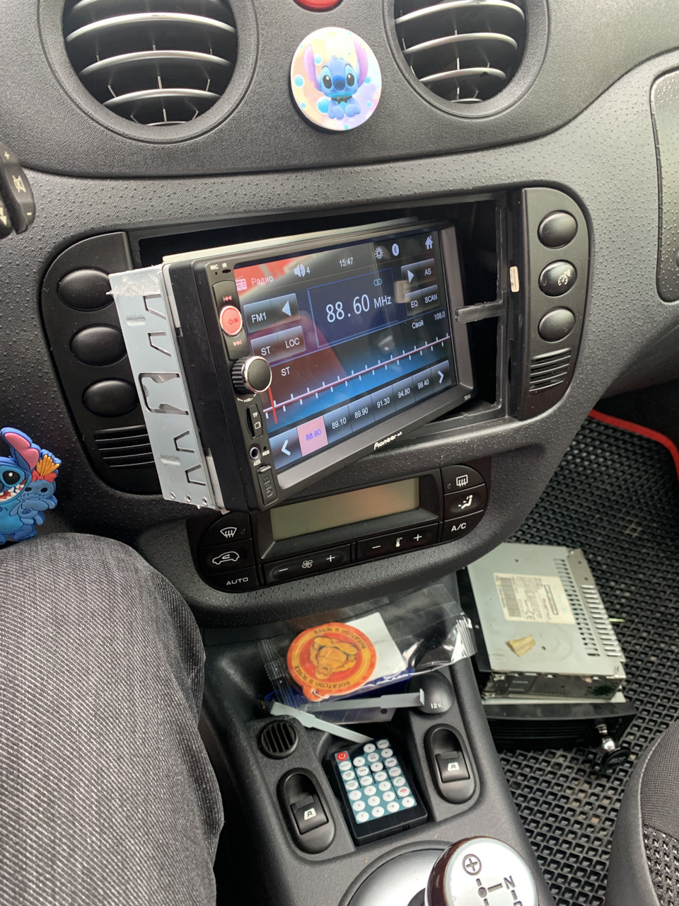 Магнитола и парктроник — Citroen C2, 1,6 л, 2004 года | аксессуары | DRIVE2