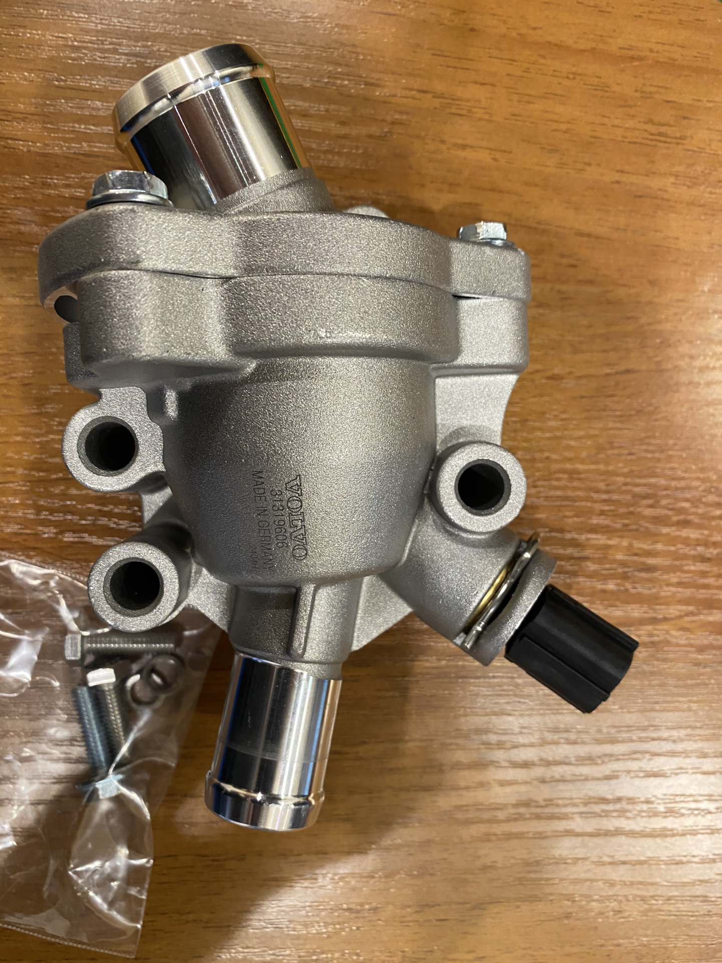 Мойка радиатора, замена сальников и термостата — Volvo S80 (2G), 2,5 л ...