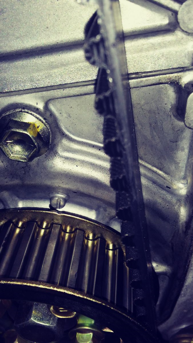 Потек водяной насос — Toyota Land Cruiser 100, 4,2 л, 2007 года ...