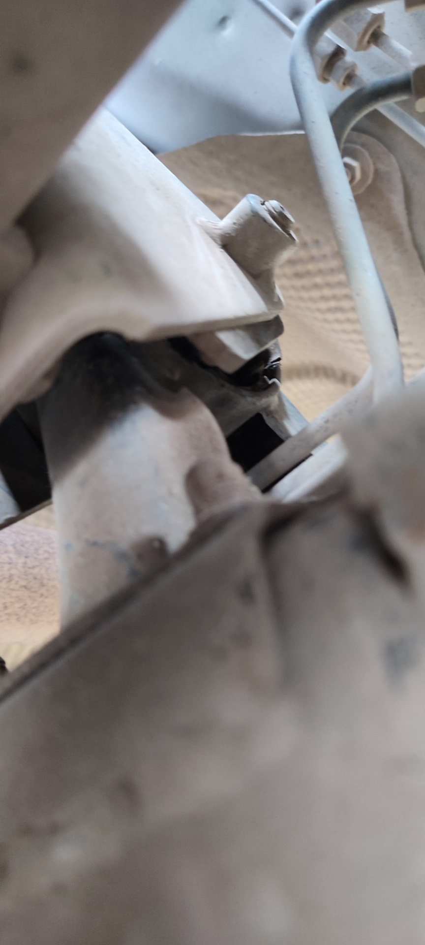 Замена подушек ДВС перед и зад. — Geely Emgrand X7, 2 л, 2014 года ...