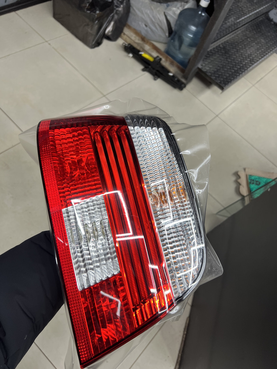 Новые фонари, стекла, резинки — BMW 5 series (E39), 4,4 л, 2001 года ...