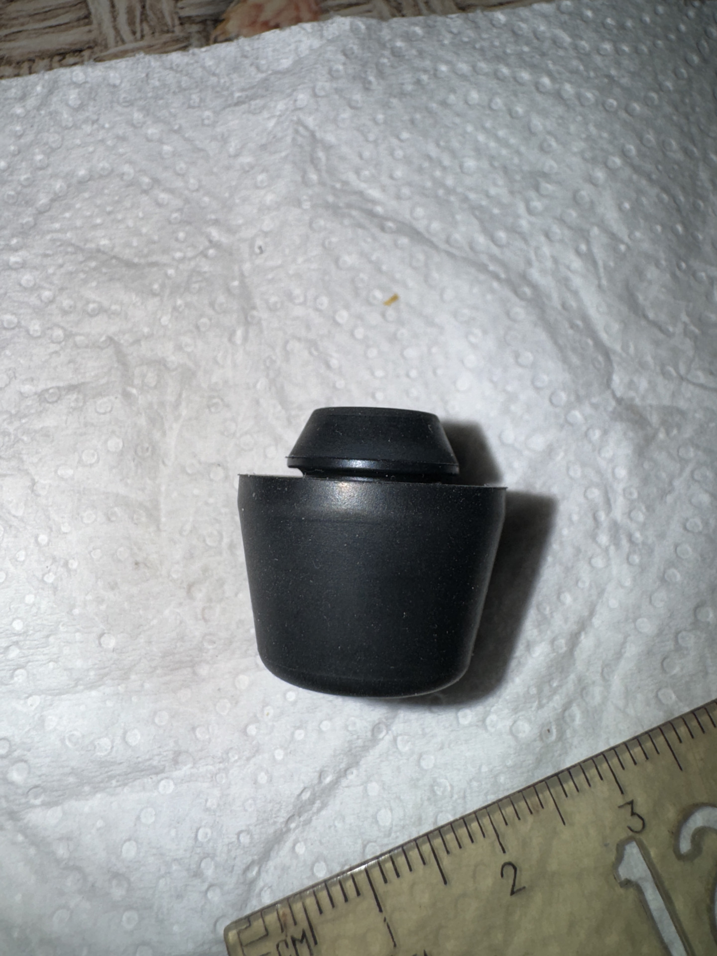 Отбойник петли крышки багажника (9054111010) — Toyota Camry (XV50), 2,5 ...