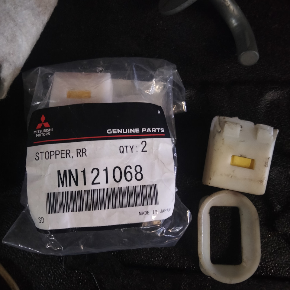 Сломал крепления заднего дивана. — Mitsubishi Lancer X, 1,6 л, 2013 ...