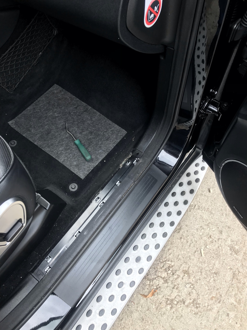 Накладки порогов AMG — Mercedes-Benz M-Class (W164), 3 л, 2009 года ...