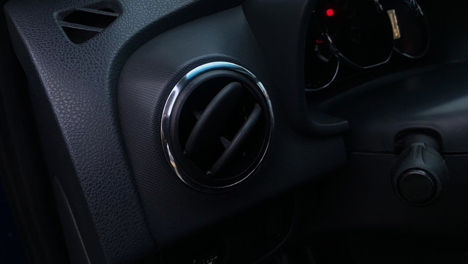 Консоль ручника / Новый руль / Дефлекторы — Renault Logan (2G), 1,6 л ...