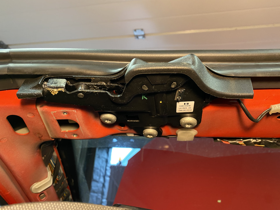 Если не дотягивает багажник при закрытии крыши — Opel Astra H TwinTop ...