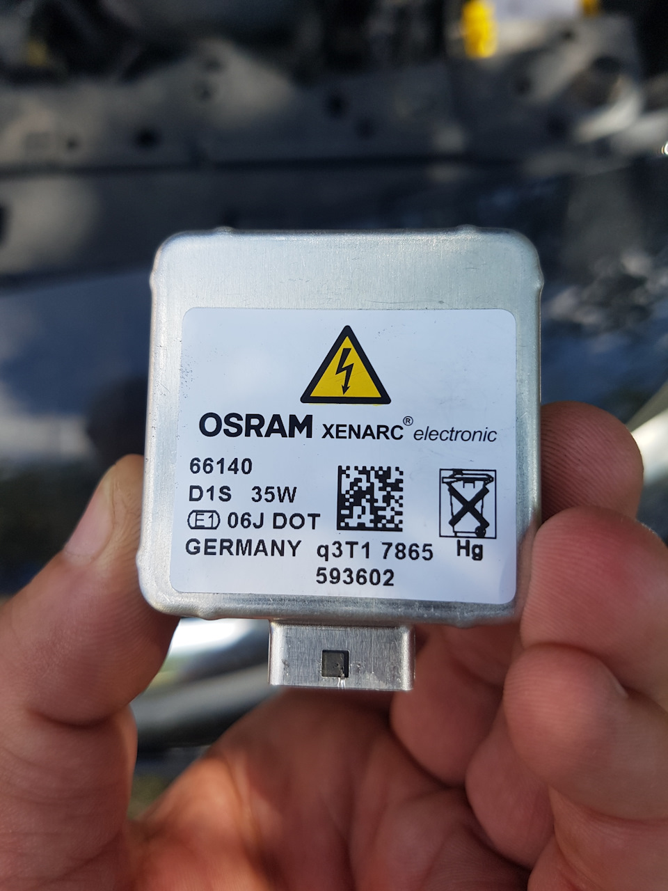 Замена ламп головного света — Opel Astra J, 2 л, 2014 года | запчасти ...