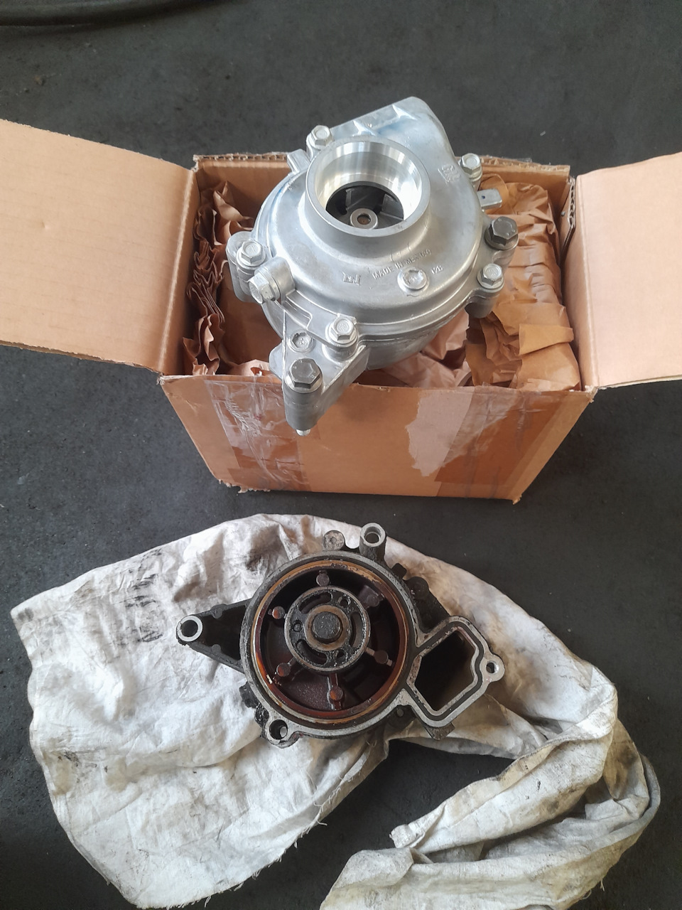 Замена помпы 🤪 — Saab 9-3 (2G), 2 л, 2003 года | поломка | DRIVE2