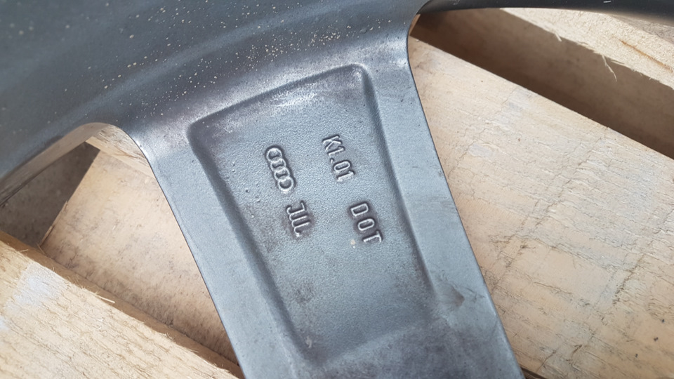 Литые диски 8,5Jx20 ET36 5x112 на Audi A6 (C8), Audi A4 (B9), Audi Q5 ...