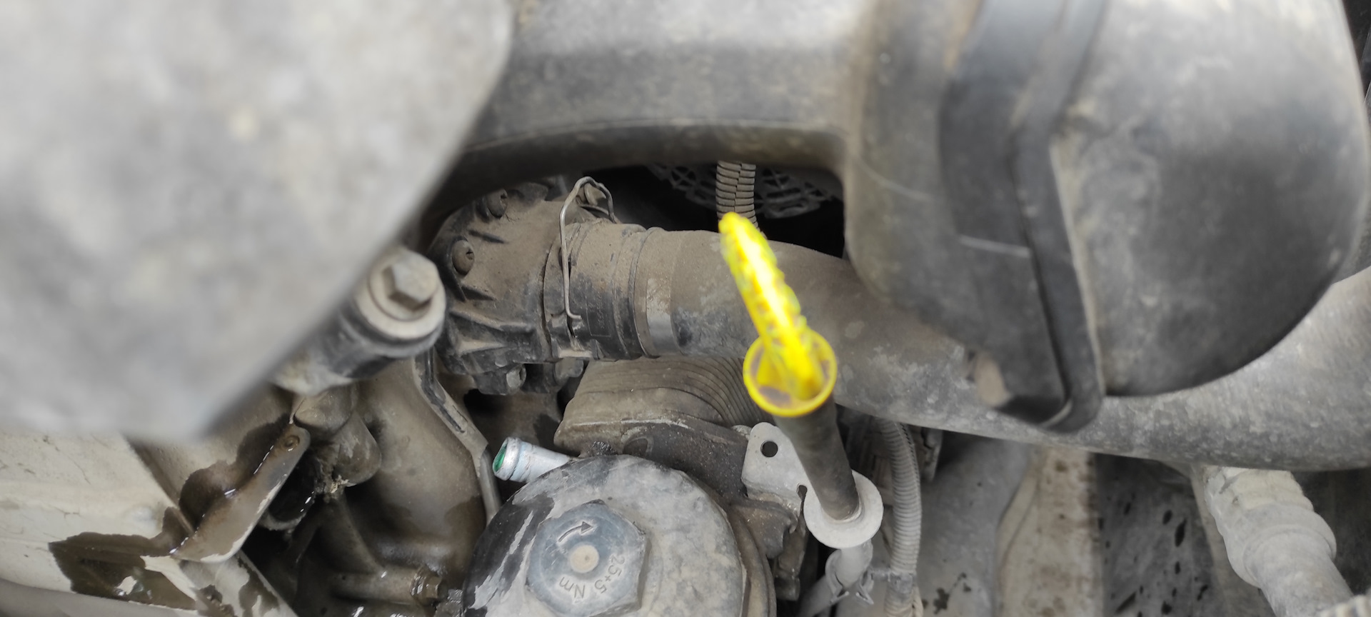 Замена термостата b6324s — Volvo XC90 (1G), 3,2 л, 2008 года | своими ...