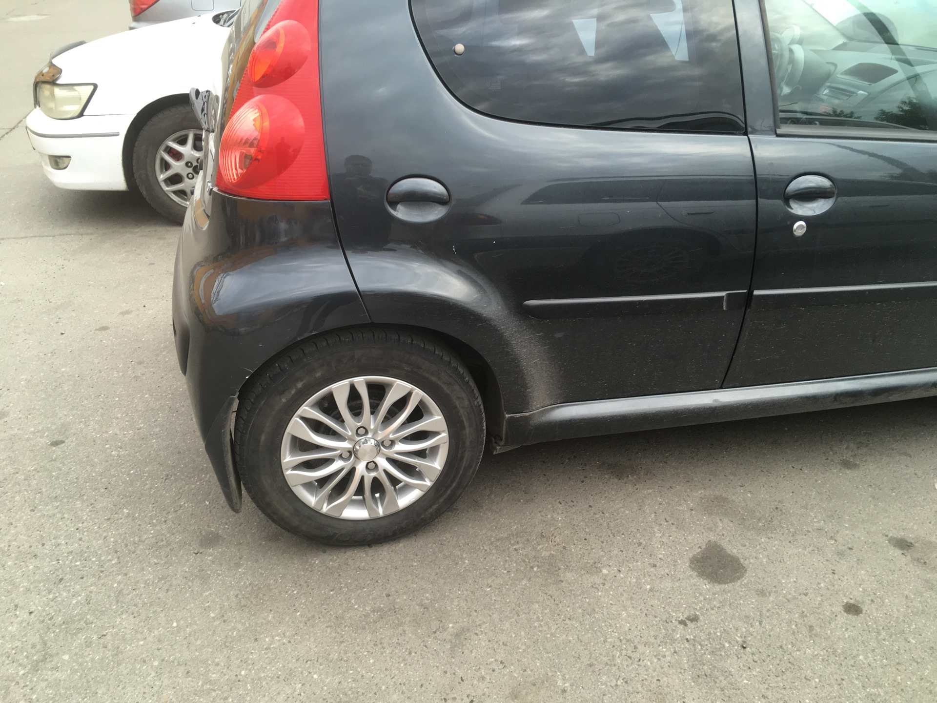 Про колеса ?! N°2 — Peugeot 107, 1 л, 2011 года | колёсные диски | DRIVE2