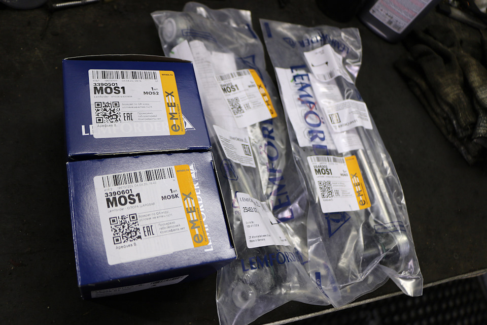 Замена шаровых и стоек стабилизатора. — Skoda Fabia Mk2, 1,4 л, 2010 ...