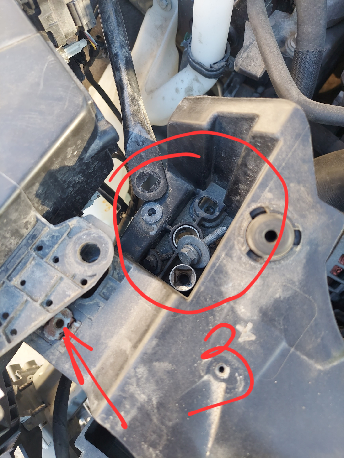 Замена вентилятора охлаждения эспас5 — Renault Espace (5G), 1,6 л, 2017 ...