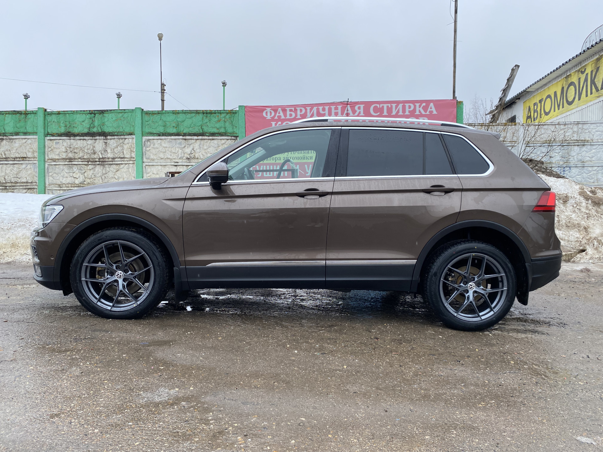 Летние колёса — Volkswagen Tiguan (2G), 2 л, 2017 года | колёсные диски ...