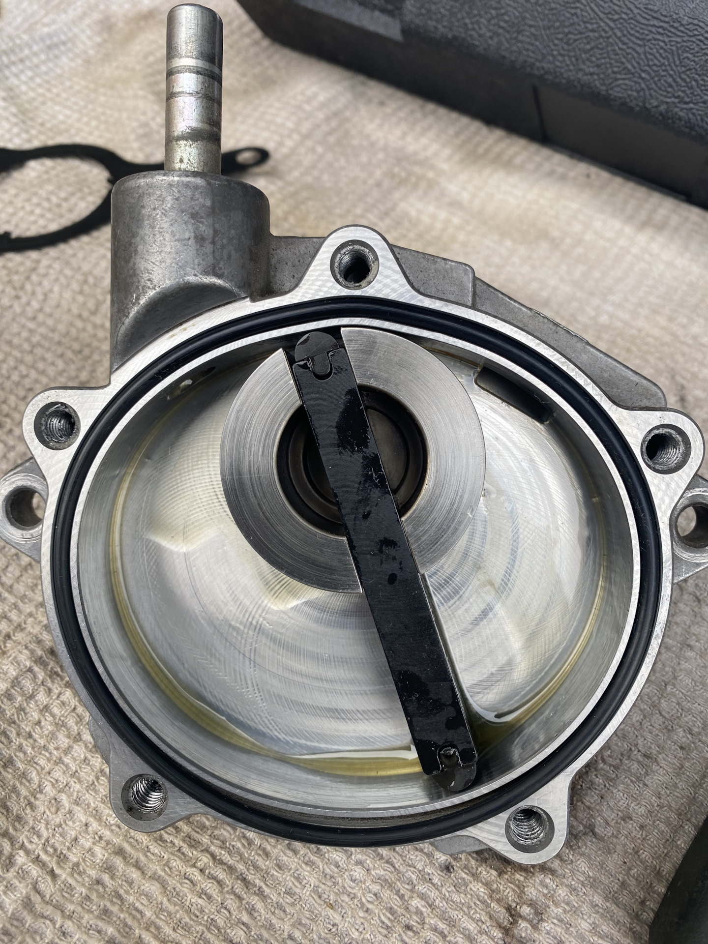 Часть 9 вакуумный насос, чистка и замена уплотнителей — Mercedes-Benz C ...