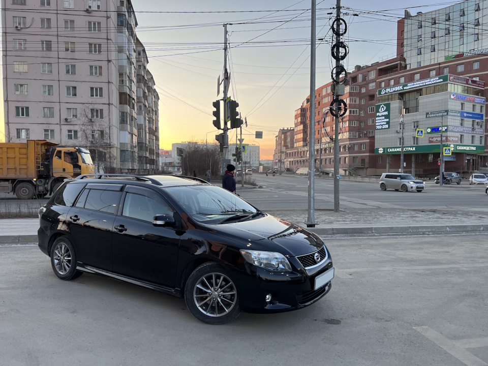 Переобувка на лето. Штатные диски 202 — Toyota Corolla Fielder (E140 ...