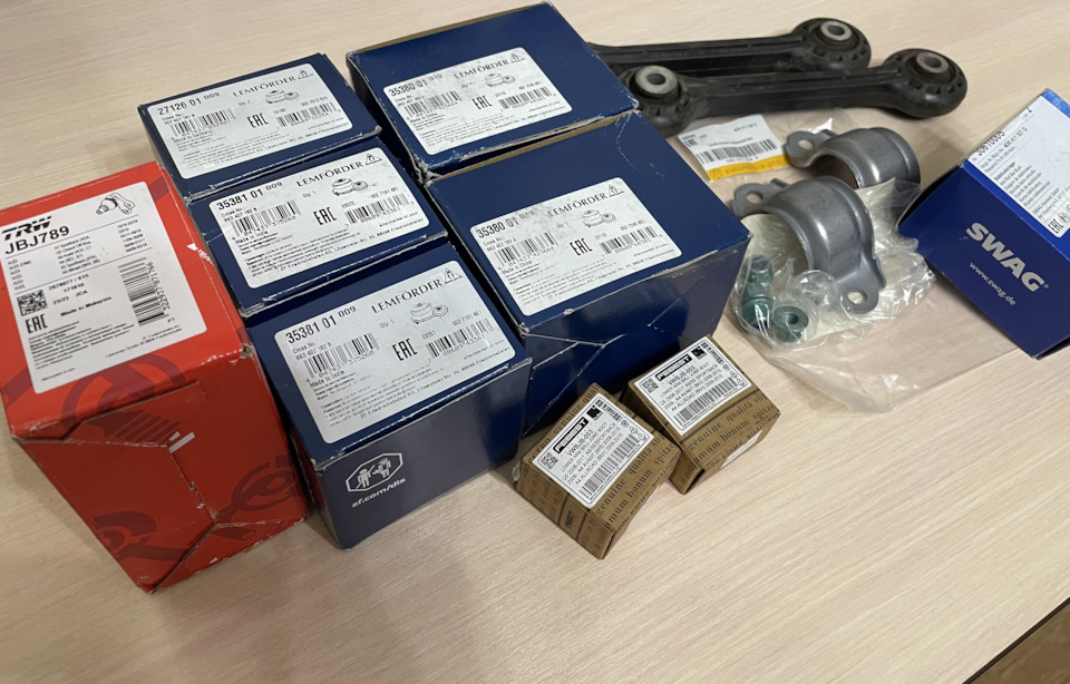 С/Б передней подвески — Audi A4 (B8), 2 л, 2009 года | запчасти | DRIVE2