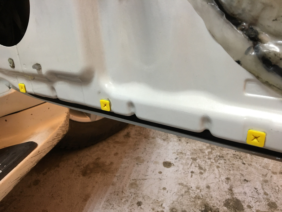 Приведение дверных карт в порядок — Lexus LX (UZJ100), 4,7 л, 2002 года ...