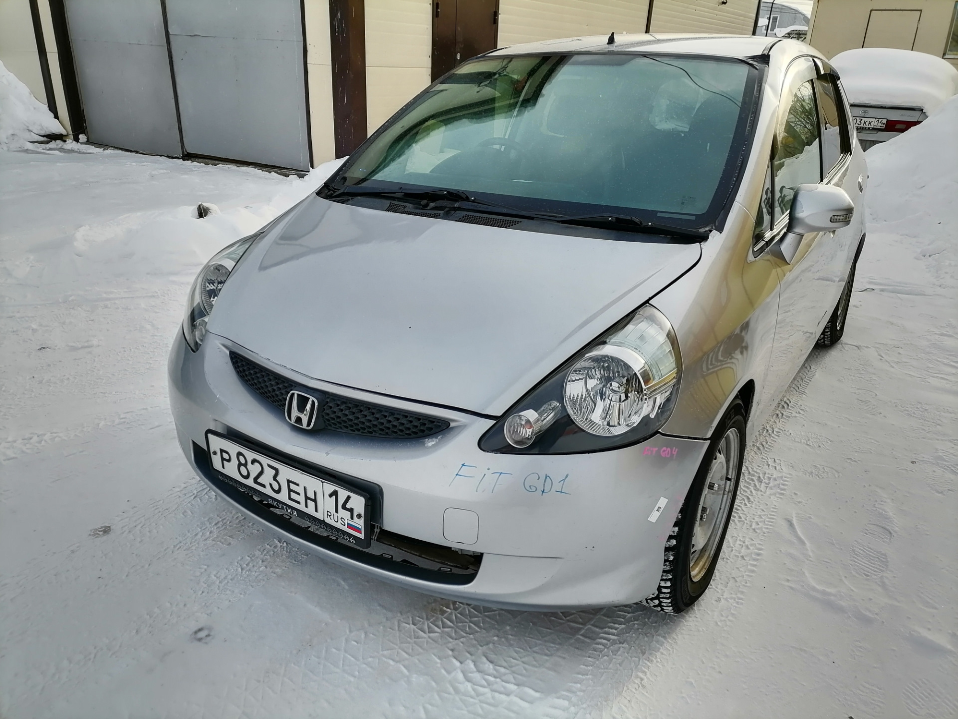 Какие фишки нужны на заводской ксенон. — Honda Fit (1G), 1,3 л, 2002 года | тюнинг | DRIVE2
