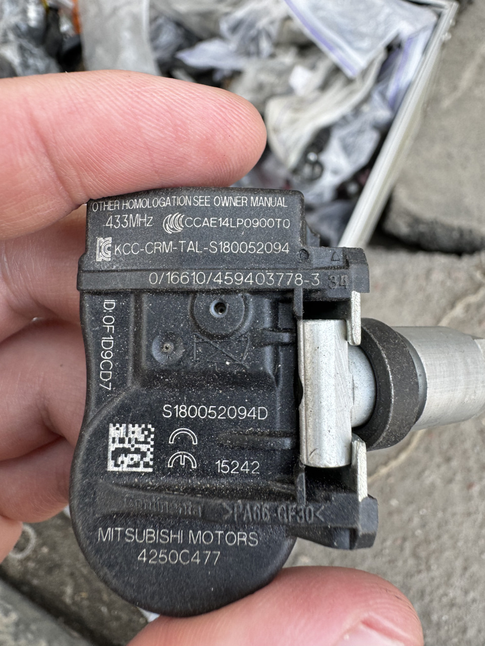 4250C477 Датчик давления в шине (TPMS sensor) Mitsubishi | Запчасти на ...