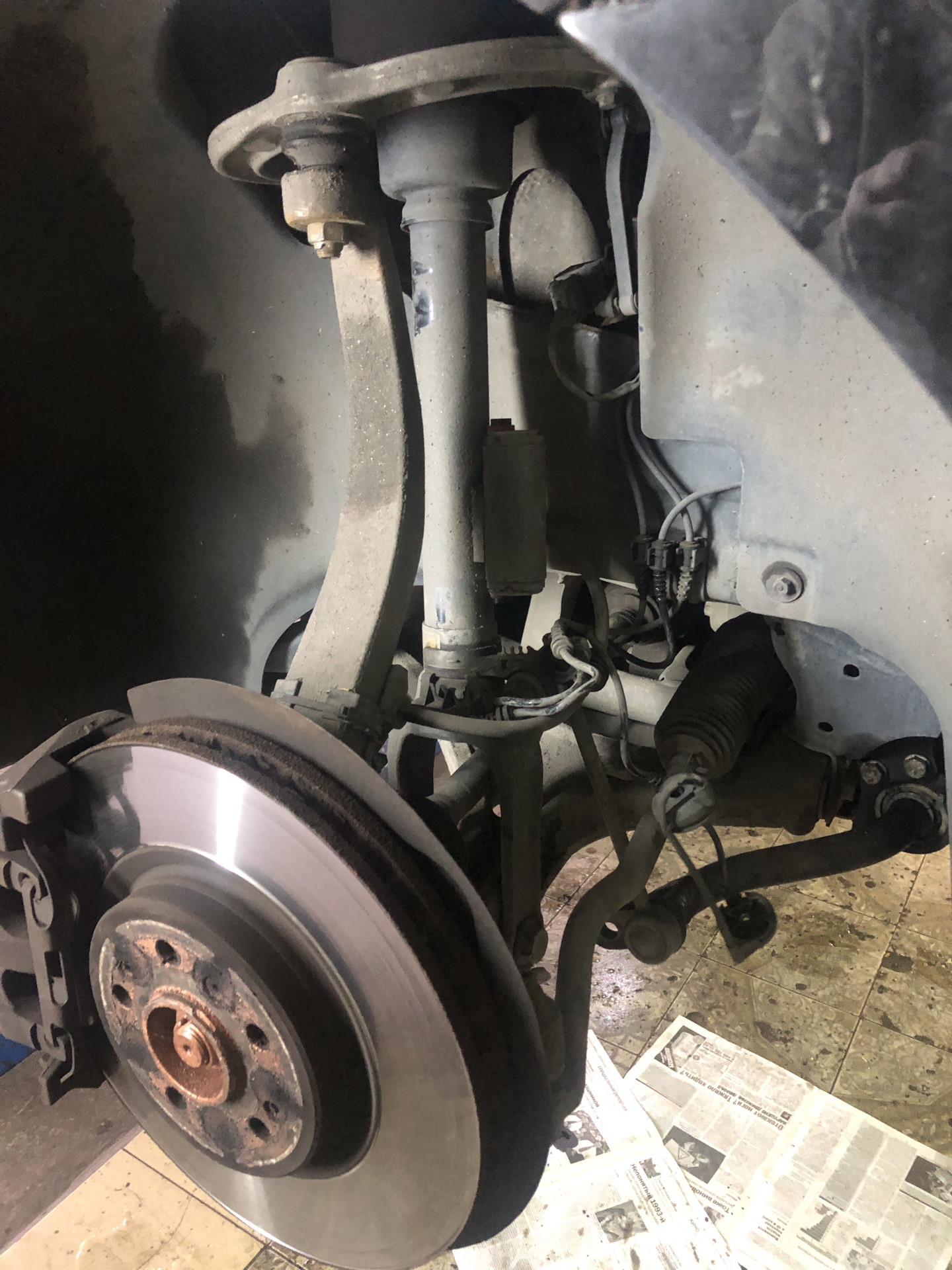 Гремела стойка. — Mercedes-Benz M-Class (W164), 3,5 л, 2011 года ...