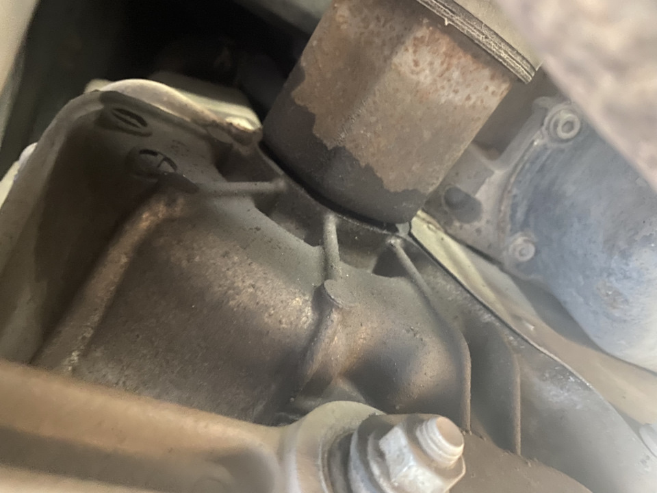 Замена сальника правого привода АКПП — Volkswagen Polo Sedan, 1,6 л ...