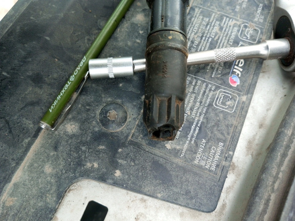 Свечи Torch — Renault Duster (1G), 2 л, 2013 года | запчасти | DRIVE2