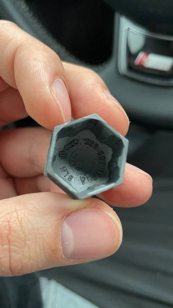 Секретки и колпачки для болтов колёс. — Audi A6 (C7), 3 л, 2011 года ...