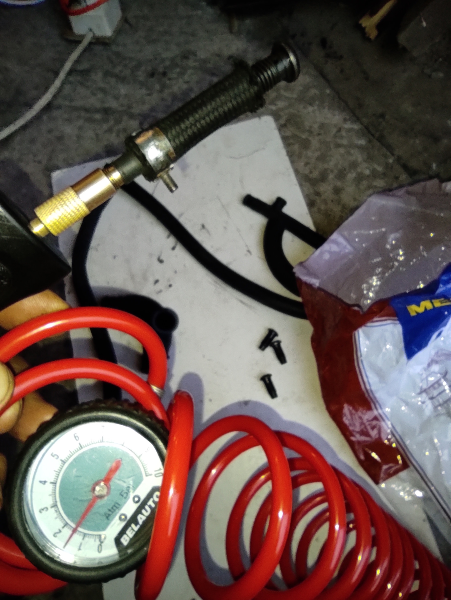 Проверка маслофорсунок 06B103154 — Volkswagen Passat B5, 1,8 л, 2003 ...