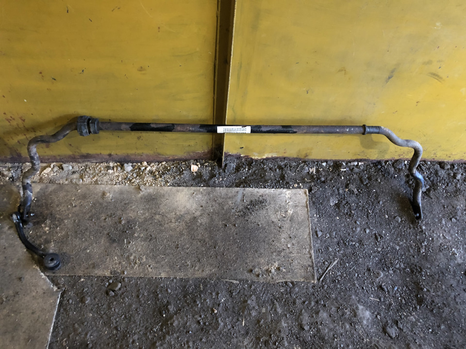 Турик!, втулки стабилизатора! — Volkswagen Touareg (1G), 3 л, 2007 года ...