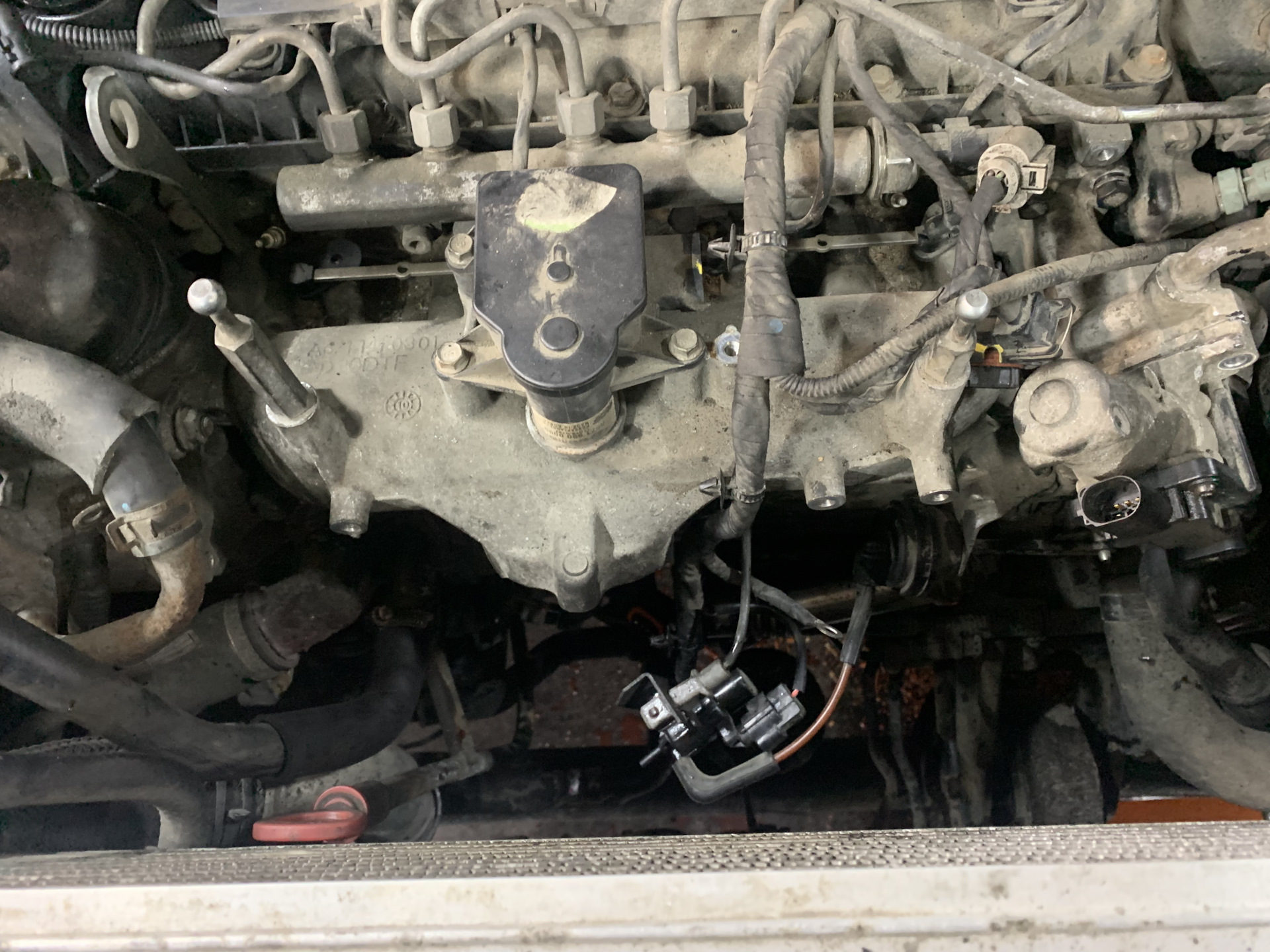 Устранение течи антифриза и попутно чистка впускного коллектора ...