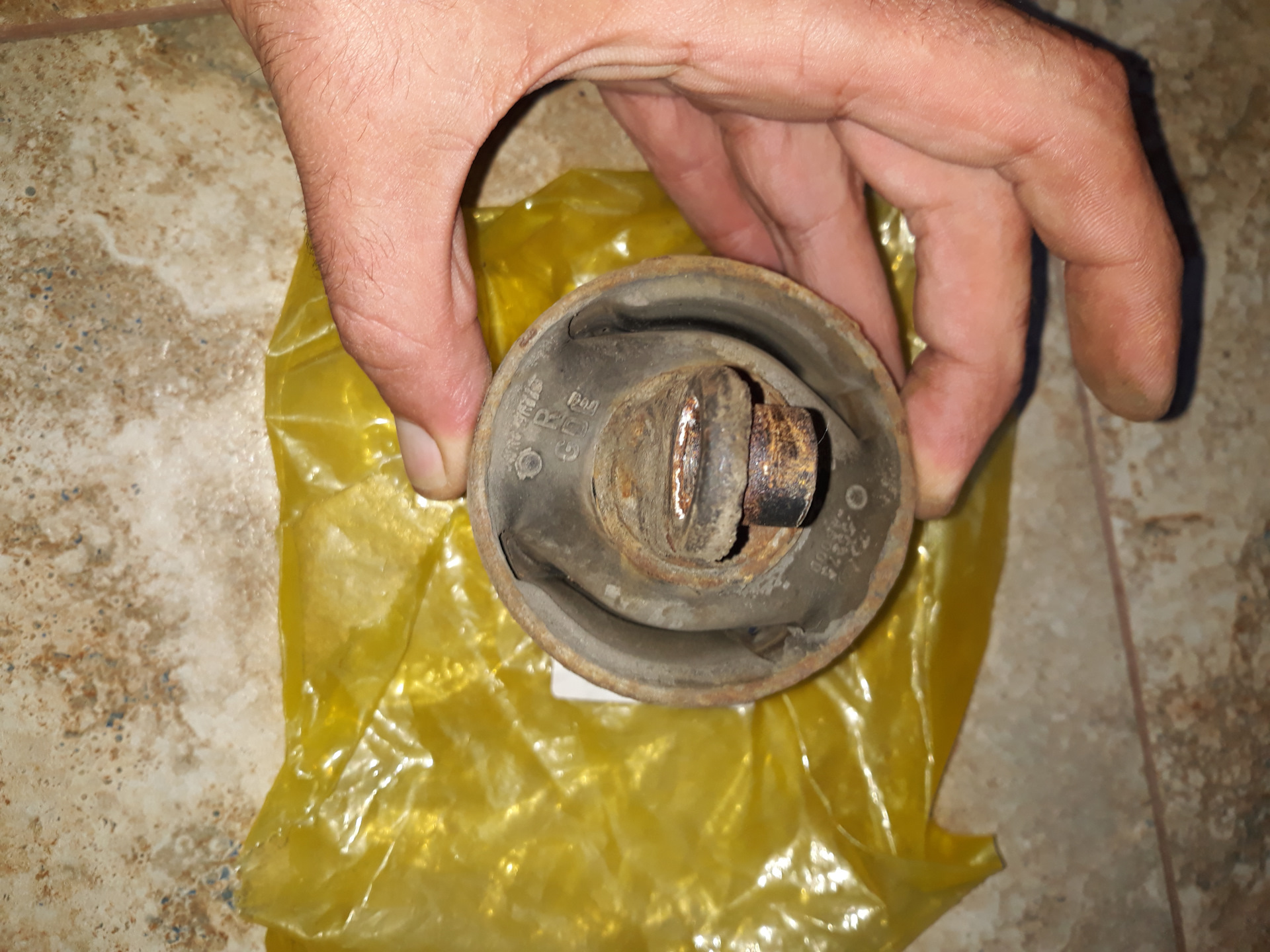 Замена сайлентблоков продольных рычагов — KIA Ceed SW (2G), 1,6 л, 2014 ...