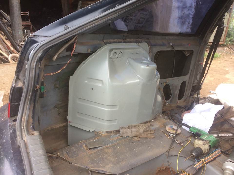 Замена диффузора радиаторов — Volkswagen Touareg (1G), 3,6 л, 2008 года ...