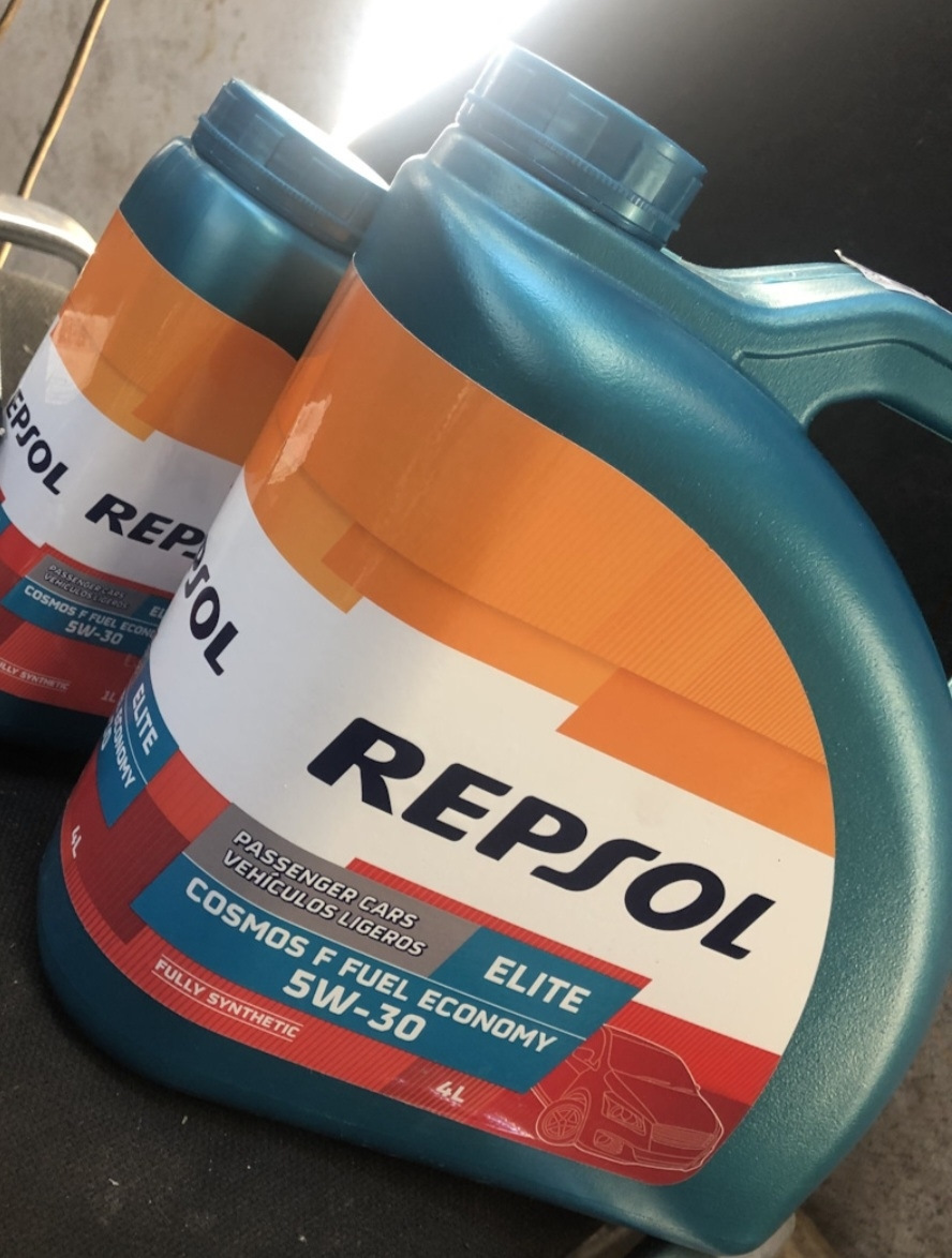 Замена масла. REPSOL. — Ford Focus Hatchback II, 2 л, 2010 года ...