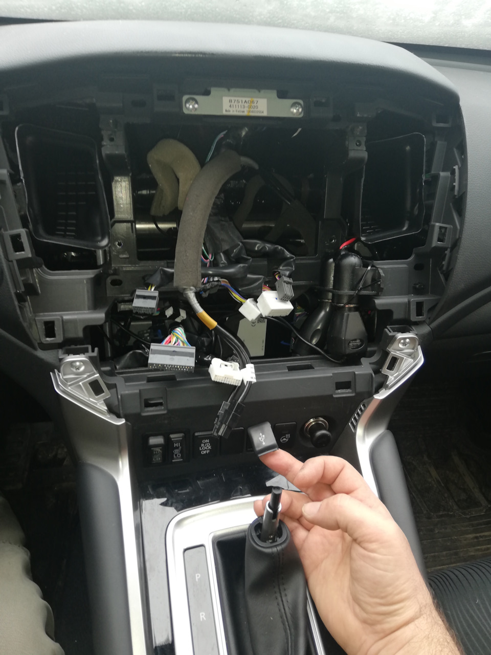 8740A001 — Mitsubishi Pajero Sport (3G), 2,4 л, 2019 года | автозвук ...