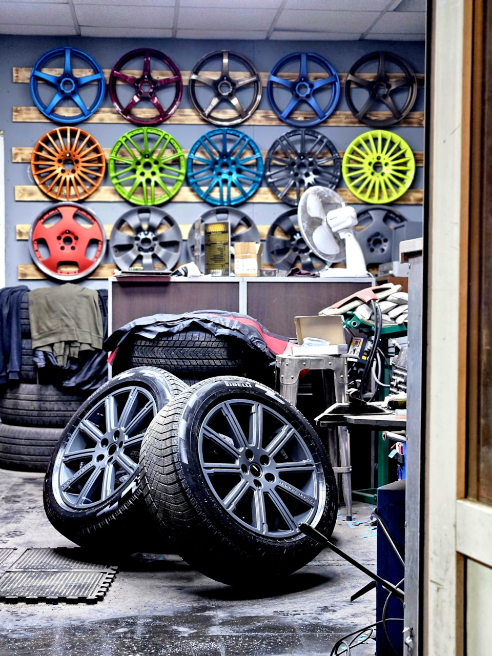 R20.GUN METAL. — Land Rover Range Rover (3G), 4,4 л, 2011 года ...