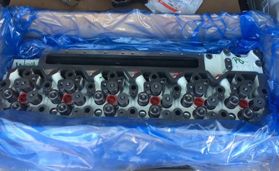 ГБЦ на двигатель Cummins QSL 3.9 на Hyundai R-360LC-7A, HL-770-7A код ...