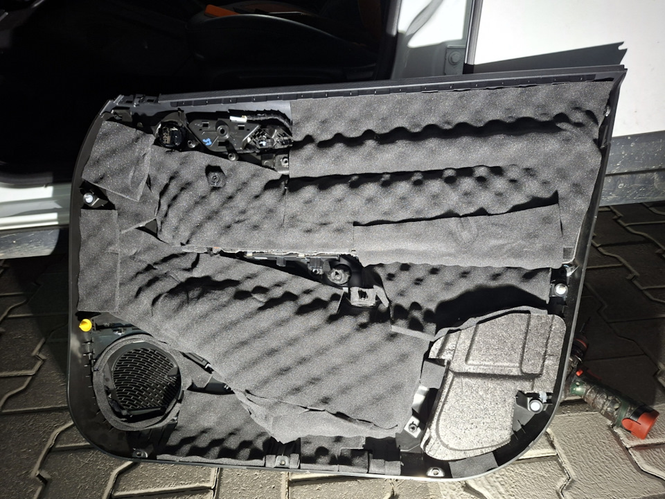 Звук для бедных, дверные карты, лакированные ручки! — Lada Vesta SW ...