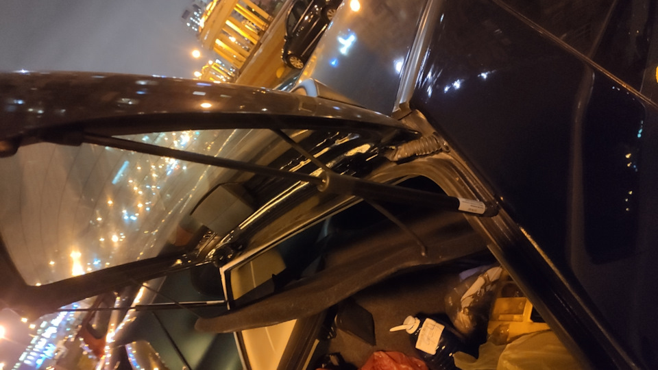 Новые упоры крышки багажника — Volkswagen Golf Mk3, 1,6 л, 1996 года ...