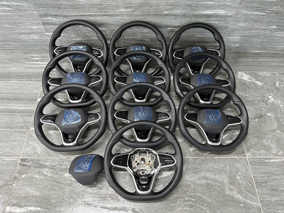 Новый руль R-Line Tiguan 2 Golf Passat на Volkswagen Golf Mk8 ...