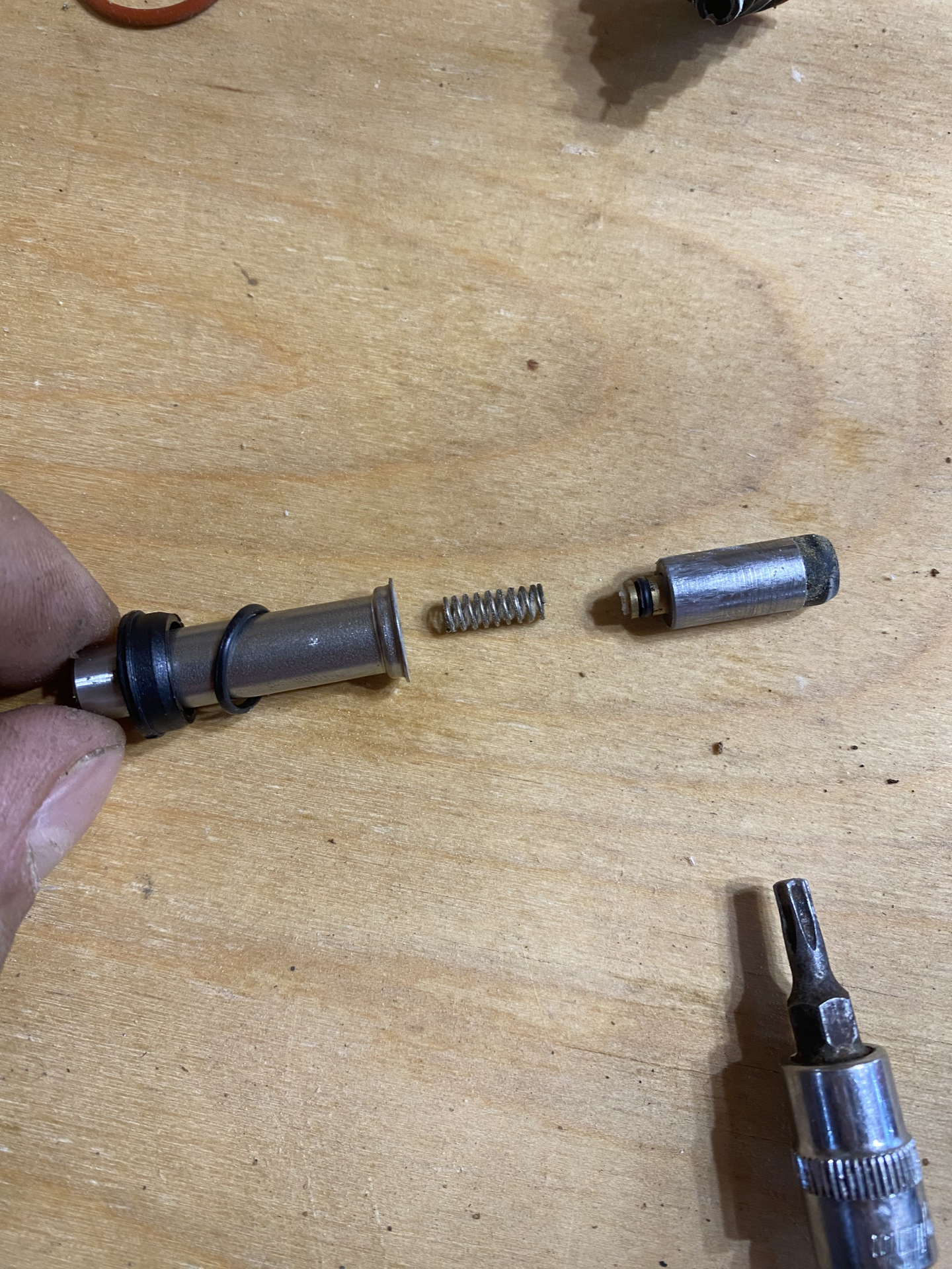 J_14229_DTC_C1A13 пневма — Land Rover Discovery IV, 3 л, 2012 года ...