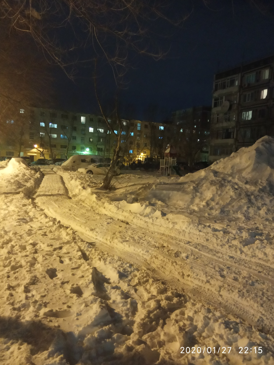 Где находится предохранитель вентилятора охлаждения хонда фит